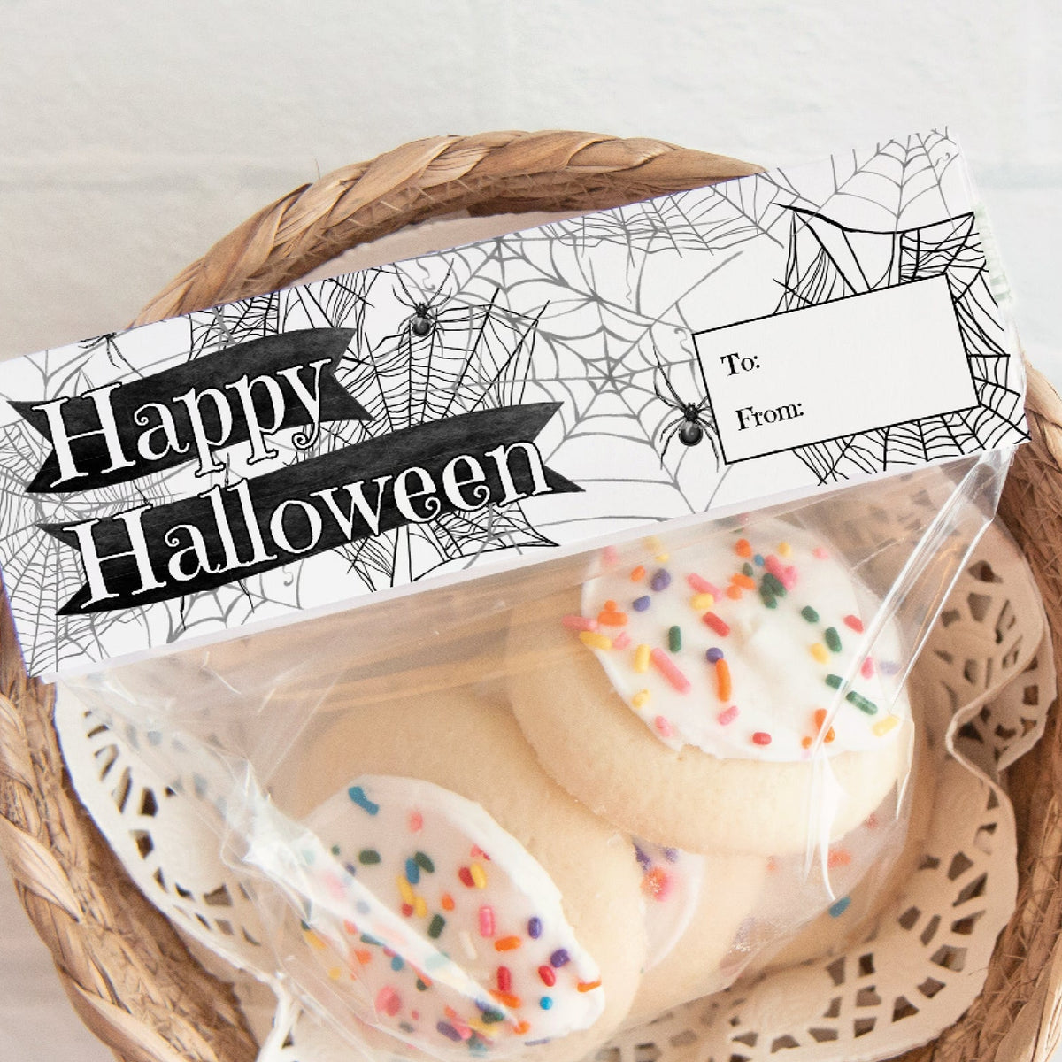 Black and White Spiderwebs Halloween Bag Topper – Greengate Images